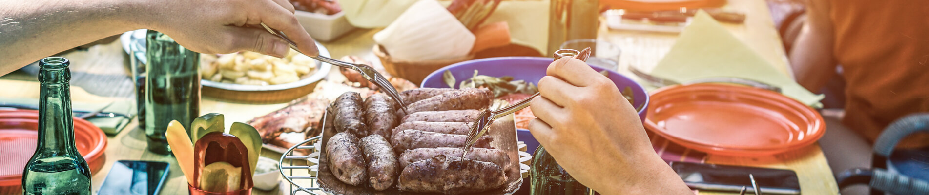 Hosting a summer cookout on a budget | Wintrust Bank, N.A.